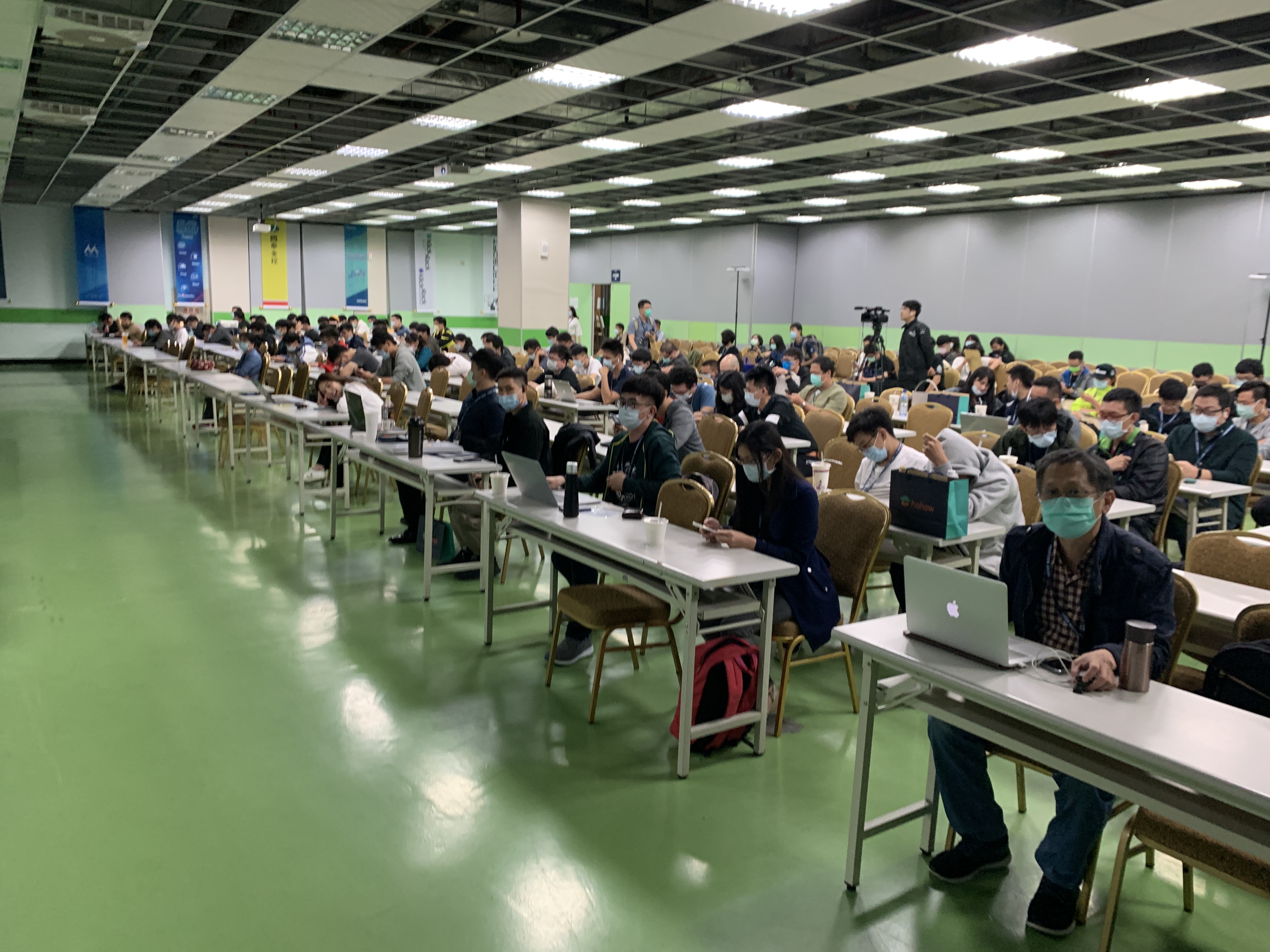 LINE 開發社群計畫:2020 濁水溪以南最大研討會 - MOPCON 活動紀錄