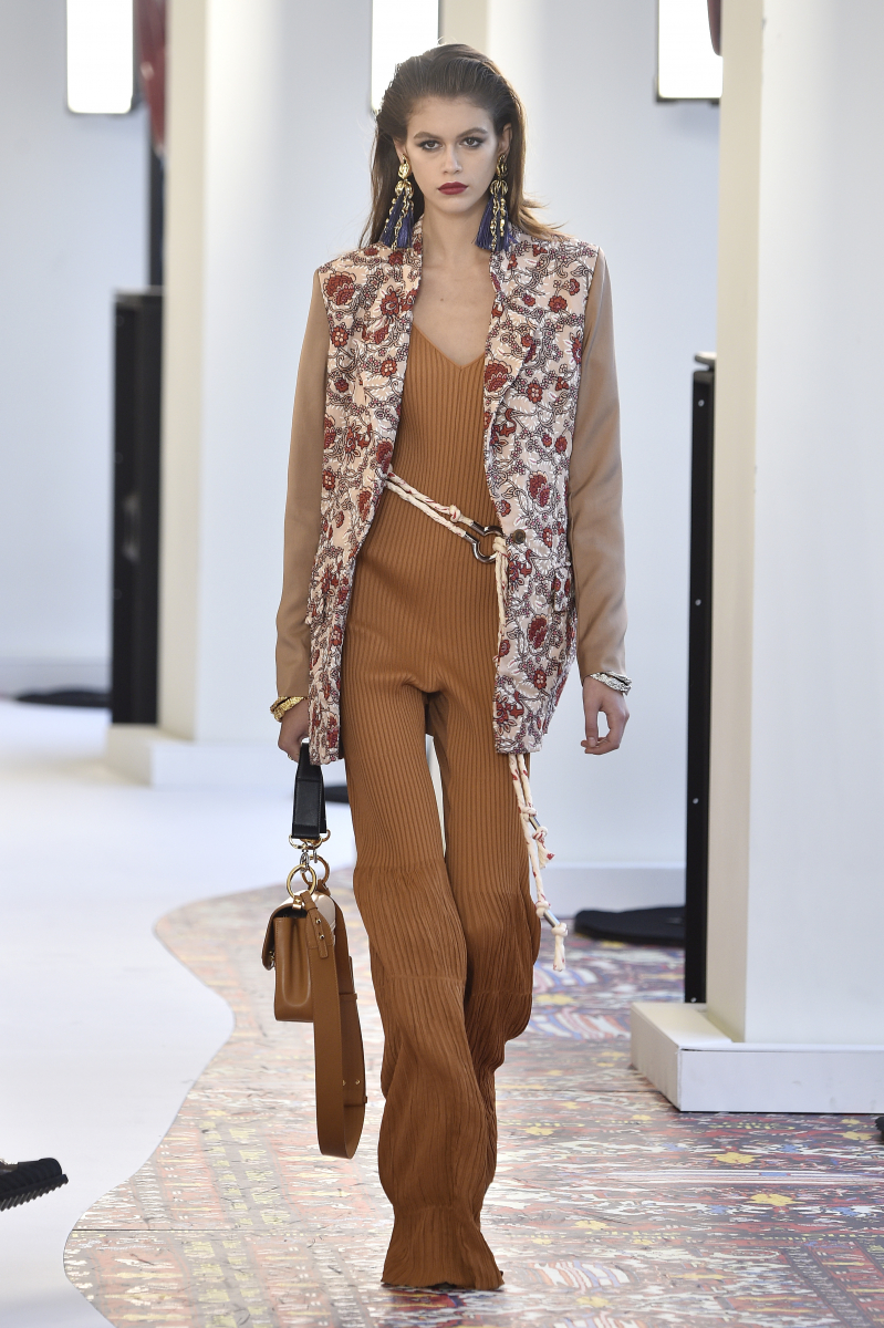 17歳のカイア・ガーバーがタトゥーデビュー！ 気になるそのデザインは？（SPUR NEWS）