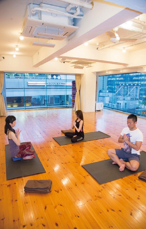 前園真聖が神楽坂でカルチャーを満喫...ゾノさんぽvol.5（ウォーカープラス）