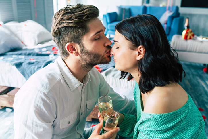 最後まで…女性200人調査「交際前のおうちデート体験談」（ananweb）