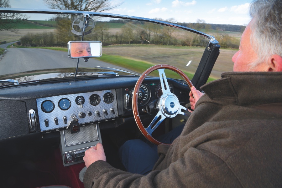 【試作車と幻に消えた2シーター】デイムラー・ダート SP250とSP252 後編（AUTOCAR JAPAN）