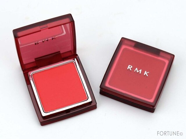 《RMK》2020秋冬コレクション『UKIYO Modern』から「ウキヨモダン ブラッシュ」と大胆に赤を遊ぶリップラッカー＆レッドグロスをレビュー！（FORTUNE）