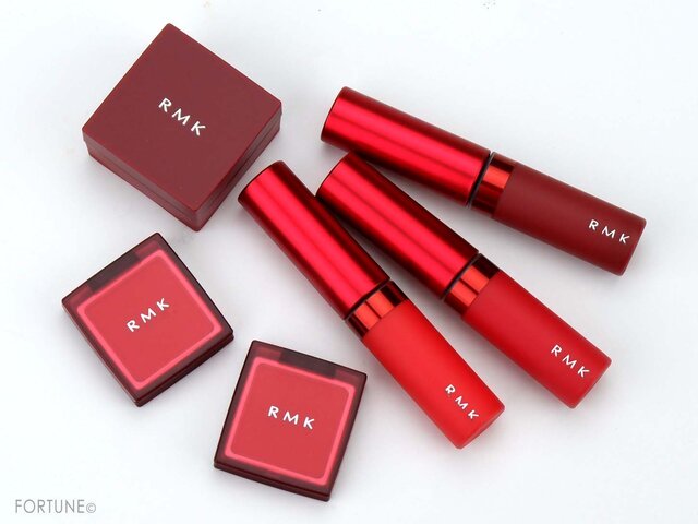 《RMK》2020秋冬コレクション『UKIYO Modern』から「ウキヨモダン ブラッシュ」と大胆に赤を遊ぶリップラッカー＆レッドグロスをレビュー！（FORTUNE）