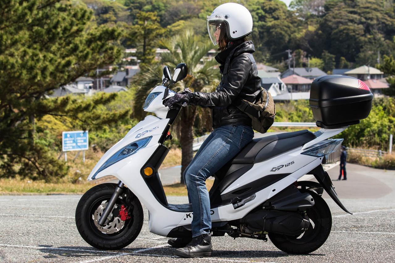 税込20万以下の125ccスクーター、実用装備もバッチリです！｜キムコ・GP125i VCBS【JAIA輸入車試乗会①】（MotorFan[モーターファン]）